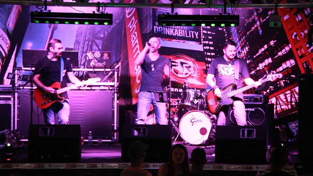 Banda Rock Brasil traz show de grandes sucessos a Holambra