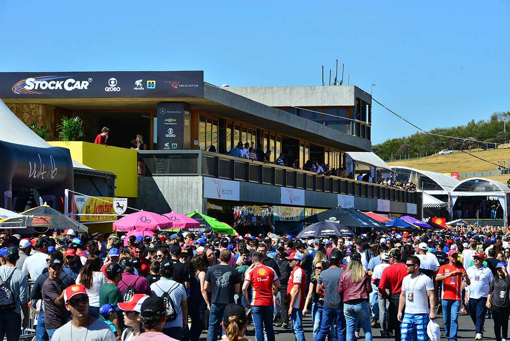 Velo Città proporciona conforto para público que acompanha a Stock Car
