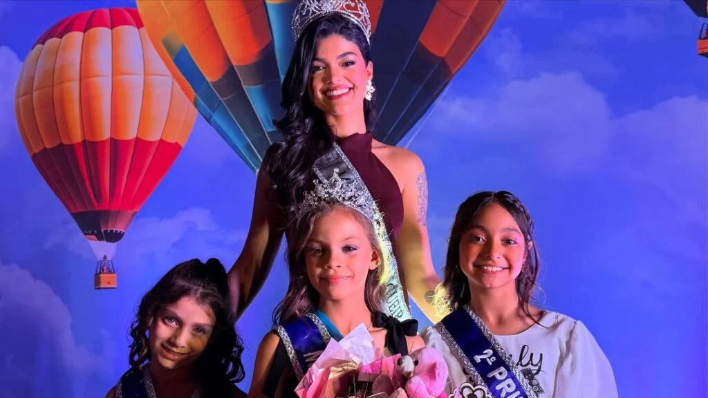 Artur Nogueira coroa Vitória Eduarda como Miss Mirim 2025